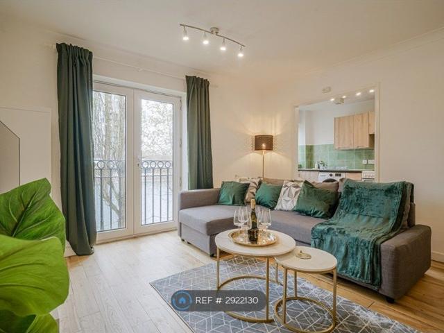 Labrador Quay, Salford M50, 2 bed flat to rent, £2,500 pcm | PrimeLocation