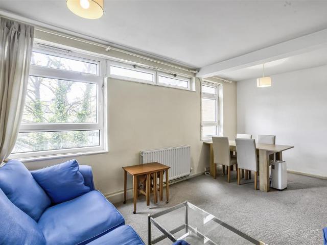 Lacy Road, Putney, SW15 3 bed flat to rent £2,200 pcm £508 pw