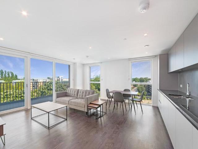 Lacewood Building, 4 Timberyard. 2 bed flat to rent £2,340 pcm £540 pw