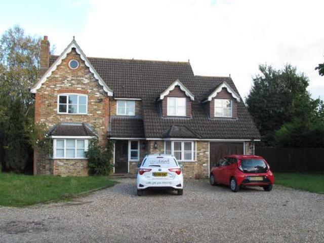 Lacewood Gardens, Reading, 7 Bedroom Detached