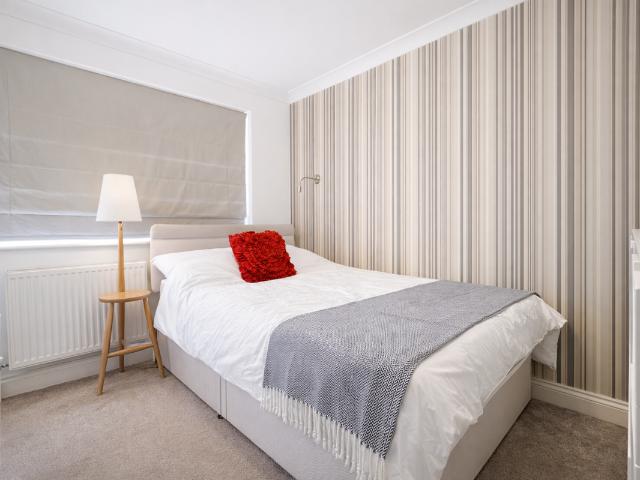 Lacewood Gardens, Reading RG2, Room to rent, £650 pcm | PrimeLocation