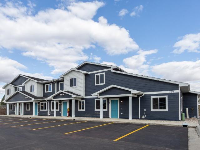 Lacey Village Townhomes 2 Bedroom Apartment for Rent at 510 N Bahnson Ave, Sioux Falls, SD 57103