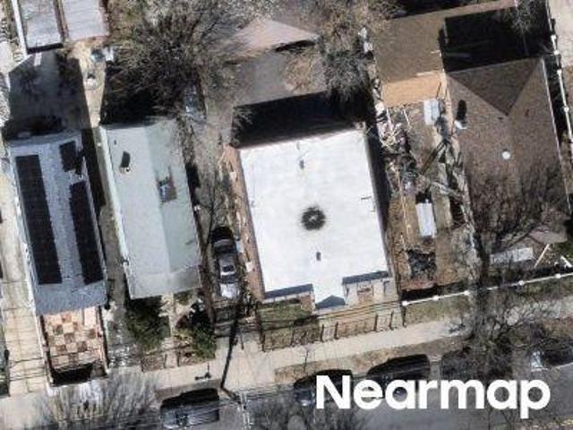 Lacombe Ave