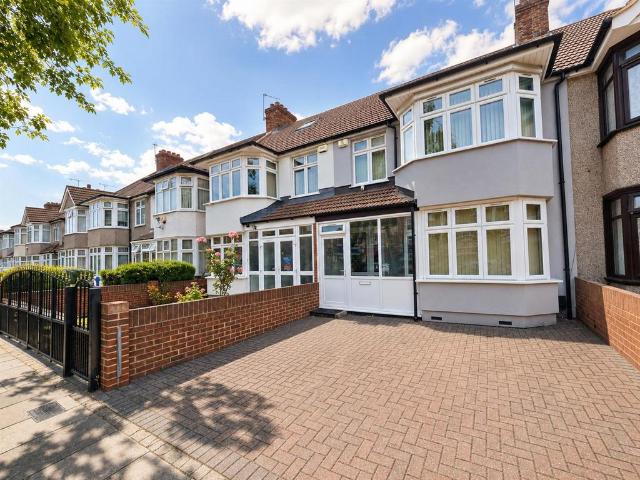 Lady Margaret Road, Middlesex UB1 3 bed terraced house to rent £2,800 pcm £646 pw