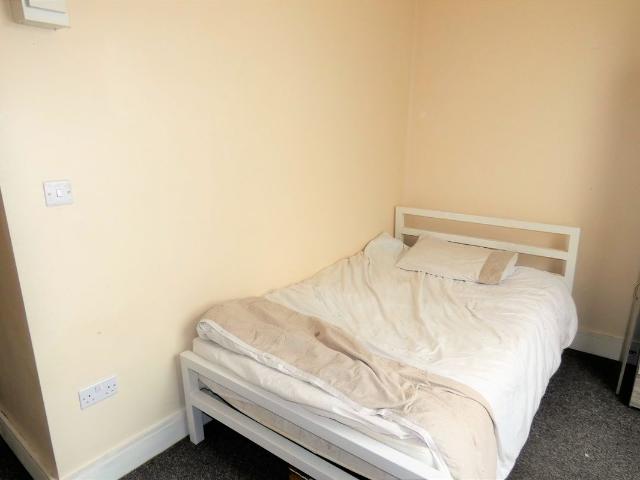 Lady Margaret Road, Southall UB1, Room to rent, £675 pcm | PrimeLocation