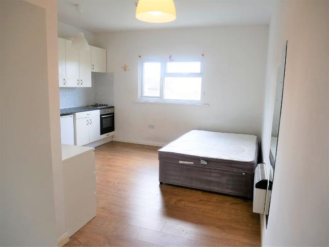 Lady Margaret Road, Southall UB1, Studio to rent, £1,000 pcm | PrimeLocation
