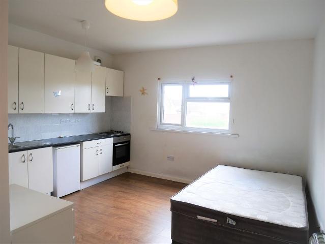 Lady Margaret Road, Southall UB1, Studio to rent, £1,000 pcm | PrimeLocation