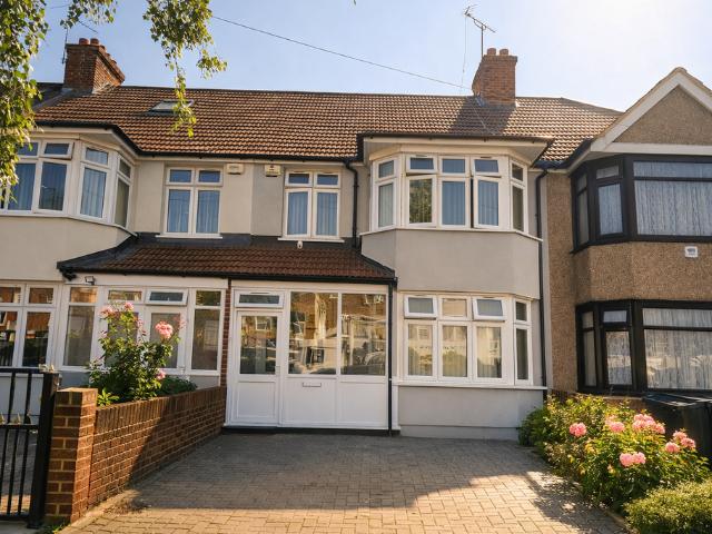 Lady Margaret Road, Southall UB1 3 bed terraced house to rent £2,900 pcm £669 pw