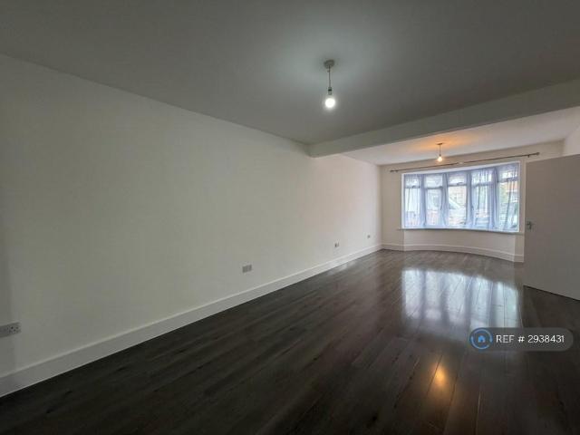 Lady Margaret Road, Southall, UB1 5 bed terraced house to rent £3,350 pcm £773 pw