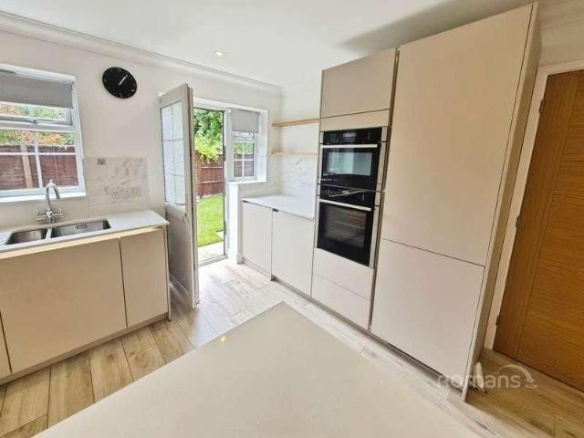 Lady Hatton Place, Stoke Poges, Slough, Buckinghamshire, SL2