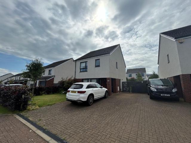 Lady Isle Avenue, Ayr KA7 3 bed detached house to rent £1,550 pcm £358 pw