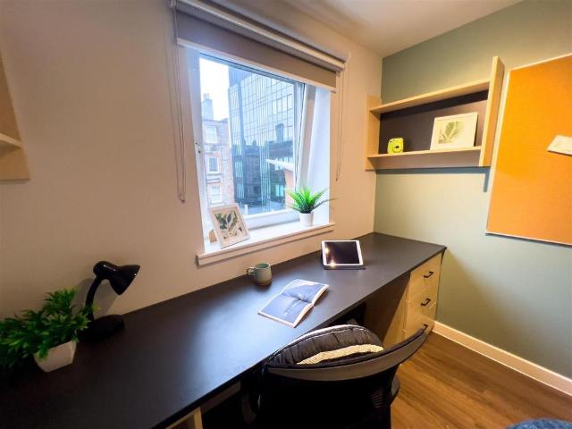 Lady Lawson Street, Edinburgh EH3 1 bed in a flat share to rent £1,356 pcm £313 pw