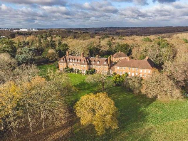 Lady Yorke Park, Seven Hills Road, Iver Heath, SL0