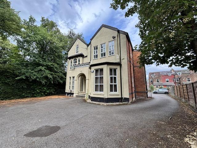 Ladybarn Crescent, Fallowfield, Manchester M14, 3 bed flat to rent, £1,500 pcm | PrimeLocation