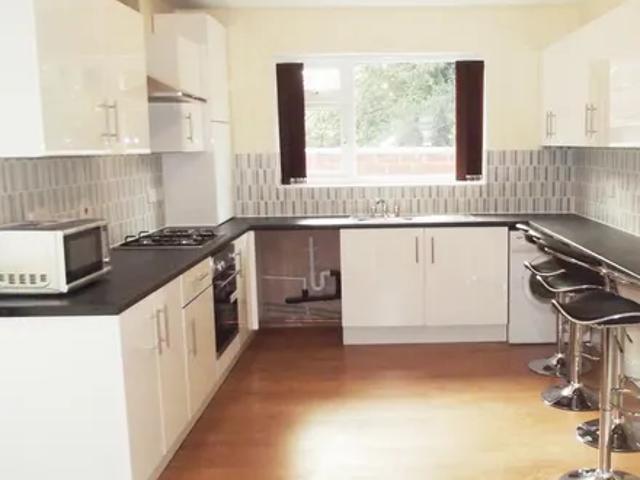 Ladybarn Lane, Manchester, M14 6YH, United Kingdom | 5 bed townhouse for rent #16539104 | Rentberry