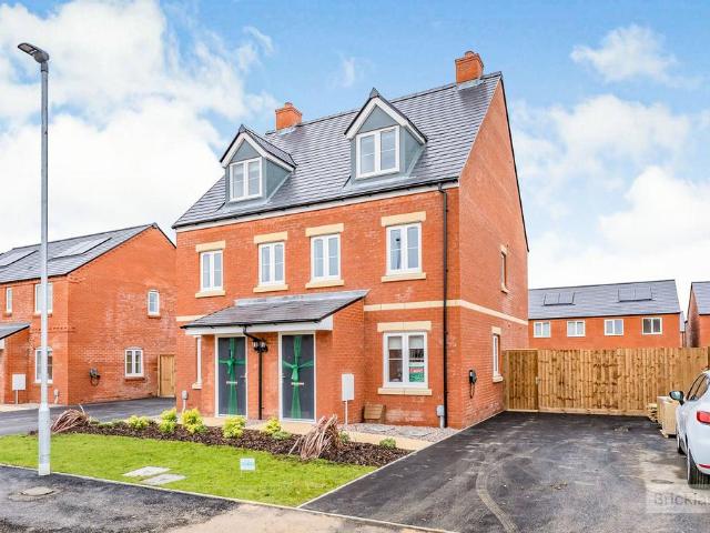 Ladybird Way, Rothwell, KETTERING 3 bed house to rent £1,550 pcm £358 pw