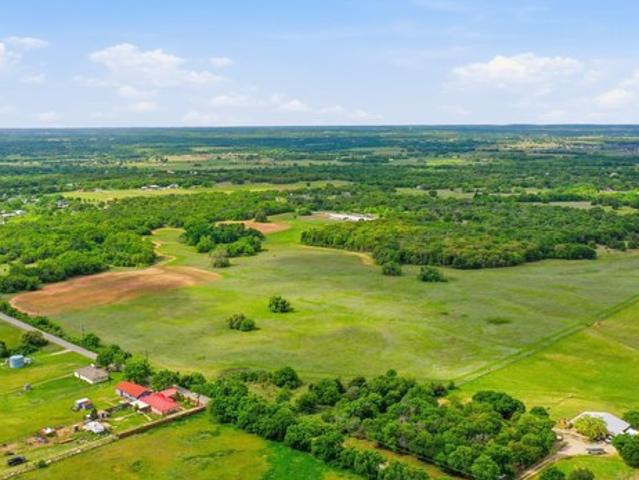 Ladybird Ln, Azle, TX 76020