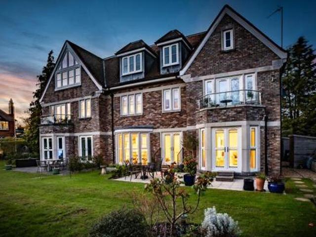 Ladybrook Road, Bramhall, 2 Bedroom Apartment