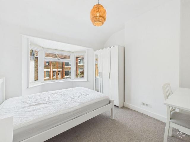 Ladysmith Road, Brighton BN2, 2 bed flat to rent, £1,550 pcm | PrimeLocation