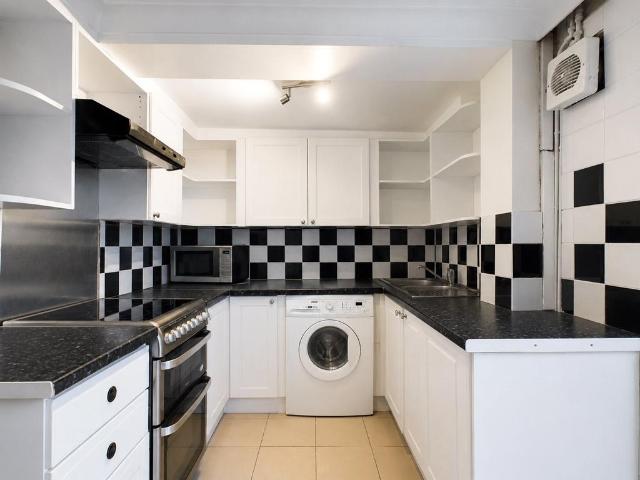 Ladysmith Road, Brighton, BN2 4 bed terraced house to rent £2,775 pcm £640 pw