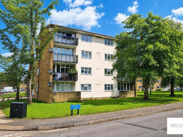 Ladyshot, Harlow 1 bed flat to rent £1,050 pcm £242 pw