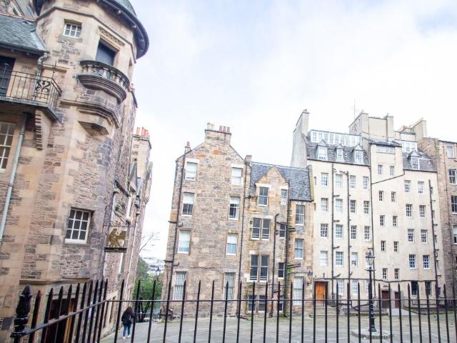 Ladystairs Close, Old Town, Edinburgh EH1, 1 bed flat to rent, £1,150 pcm | PrimeLocation