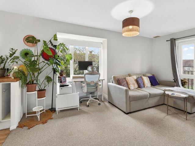 Ladywell Heights, London, SE4 1 bed apartment to rent £1,650 pcm £381 pw