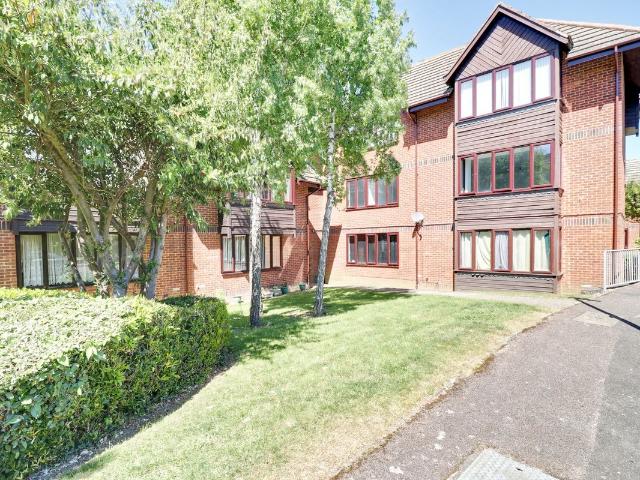 Ladywell Prospect, Sawbridgeworth CM21, 2 bed flat to rent, £1,350 pcm | PrimeLocation