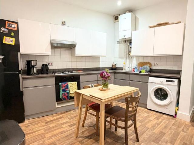 Ladywell Road, London, SE13 1 bed flat to rent £1,650 pcm £381 pw