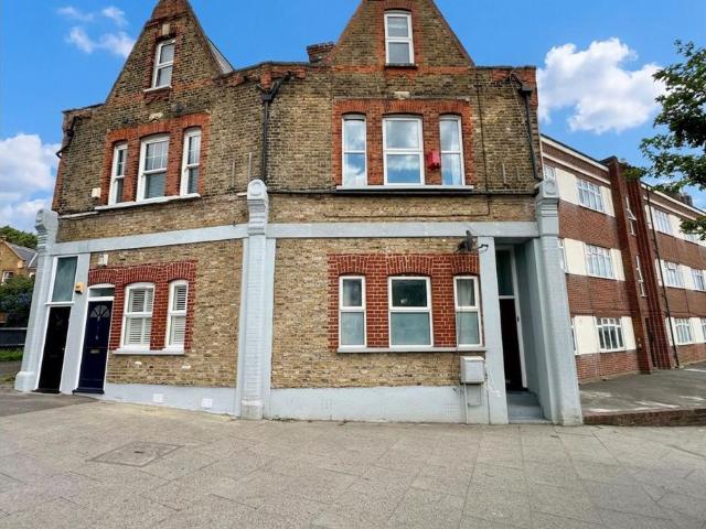 Ladywell Road, London, SE13 1 bed flat to rent £1,650 pcm £381 pw