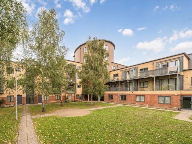 Ladywell Road, London SE13 2 bed flat to rent £2,200 pcm £508 pw
