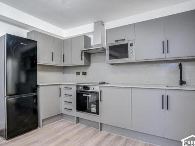 Ladywell Street, Plaistow Grove, 3 Bedroom Flat