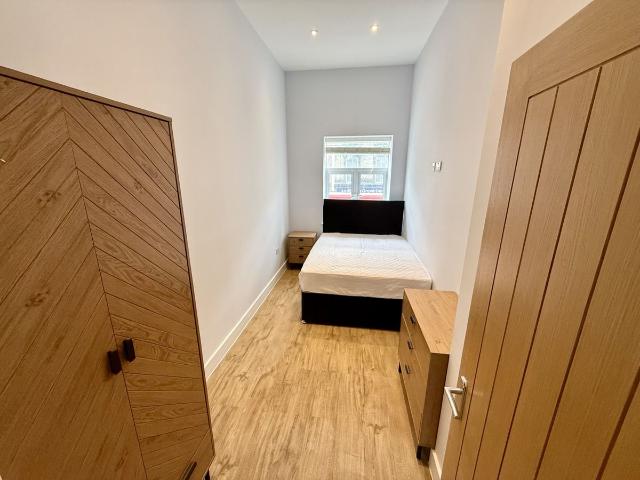 Ladbroke Grove W10, 2 bed flat to rent, £2,773 pcm | PrimeLocation