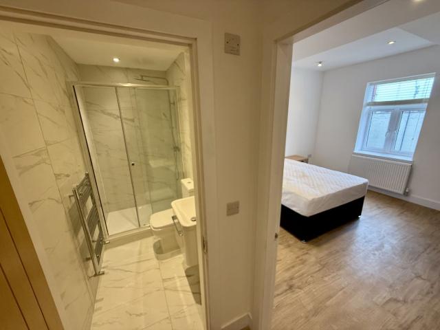 Ladbroke Grove W10, 2 bed flat to rent, £2,795 pcm | PrimeLocation