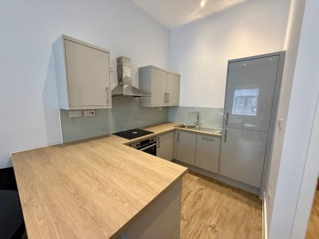 Ladbroke Grove W10, 2 bed flat to rent, £2,795 pcm | PrimeLocation