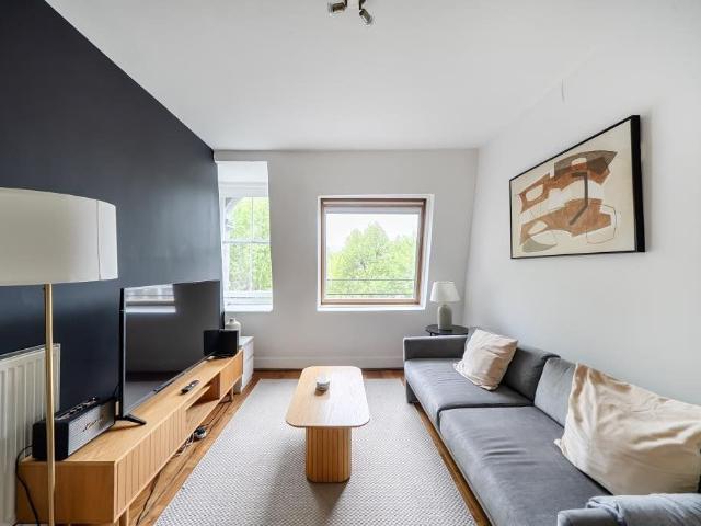 Ladbroke Grove, Westbourne Park W10, 1 bed flat to rent, £2,483 pcm | PrimeLocation