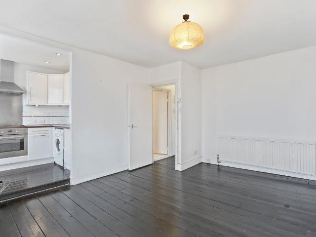 Ladbroke Grove, Ladbroke Grove W10, 1 bed flat to rent, £2,275 pcm | PrimeLocation
