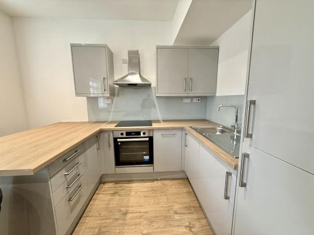 Ladbroke Grove, London W10, 1 bed flat to rent, £2,167 pcm | PrimeLocation