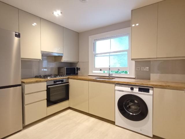 Ladbroke Grove, London W10, 2 bed flat to rent, £2,750 pcm | PrimeLocation