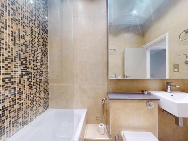 Ladbroke Grove, London W10, 2 bed flat to rent, £2,750 pcm | PrimeLocation