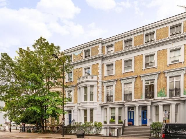 Ladbroke Grove, London, W11 2 bed flat to rent £2,817 pcm £650 pw