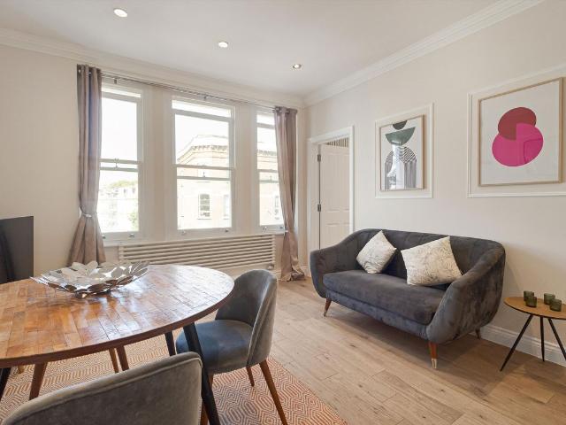 Ladbroke Grove, London W11, 2 bed flat to rent, £2,903 pcm | PrimeLocation