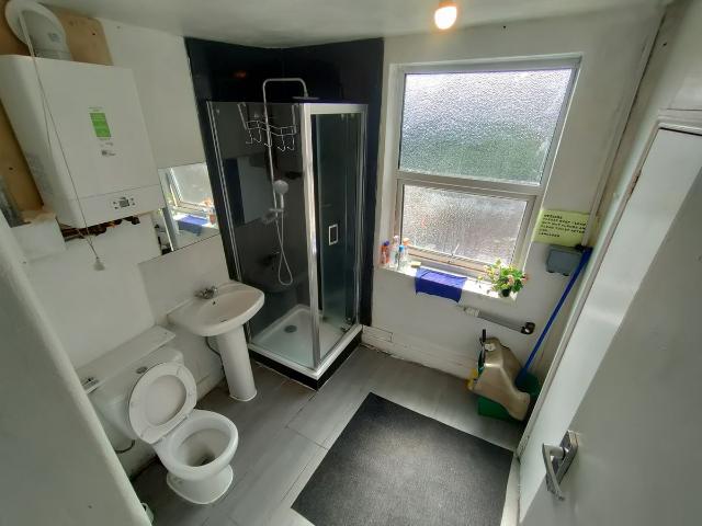 Ladbroke Grove, North Kensington W10, Room to rent, £960 pcm | PrimeLocation