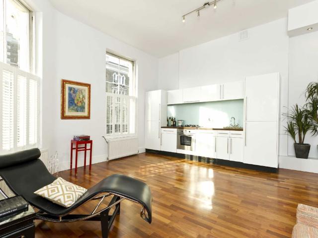 Ladbroke Grove, Notting Hill W10, 2 bed flat to rent, £3,000 pcm | PrimeLocation