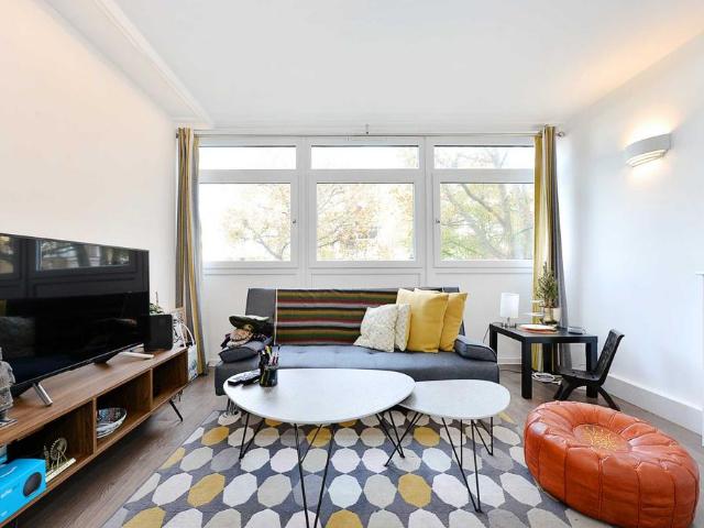 Ladbroke Road, Holland Park 3 bed flat to rent £3,466 pcm £800 pw