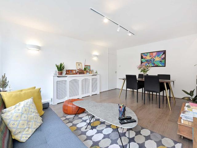 Ladbroke Road, Holland Park W11, 3 bed flat to rent, £3,467 pcm | PrimeLocation