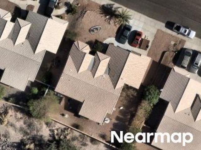 Ladera Dr