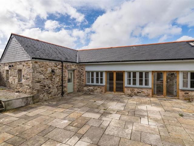 Ladock 3 bed barn conversion to rent £1,850 pcm £427 pw