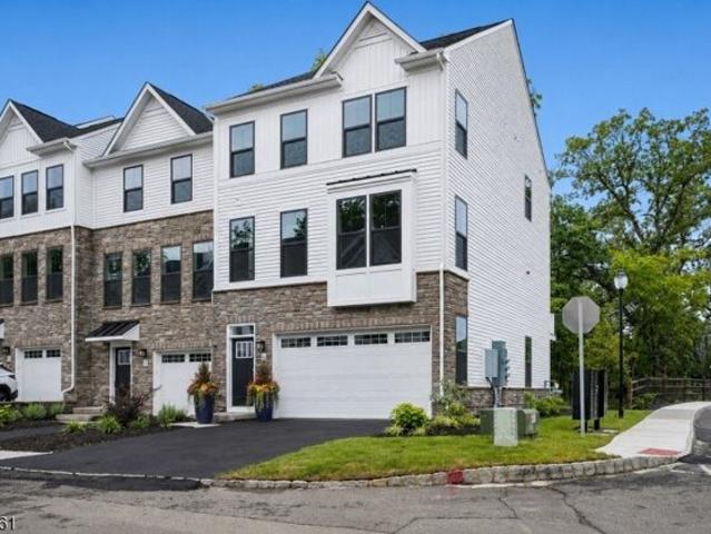 Lafayette Ln, Montville Township, Condo For Sale