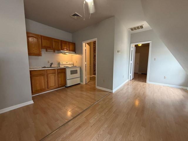Lafayette Place 3 Bedroom Apartment for Rent at 1718 E Lafayette Pl, Milwaukee, WI 53202 Lower East Side
